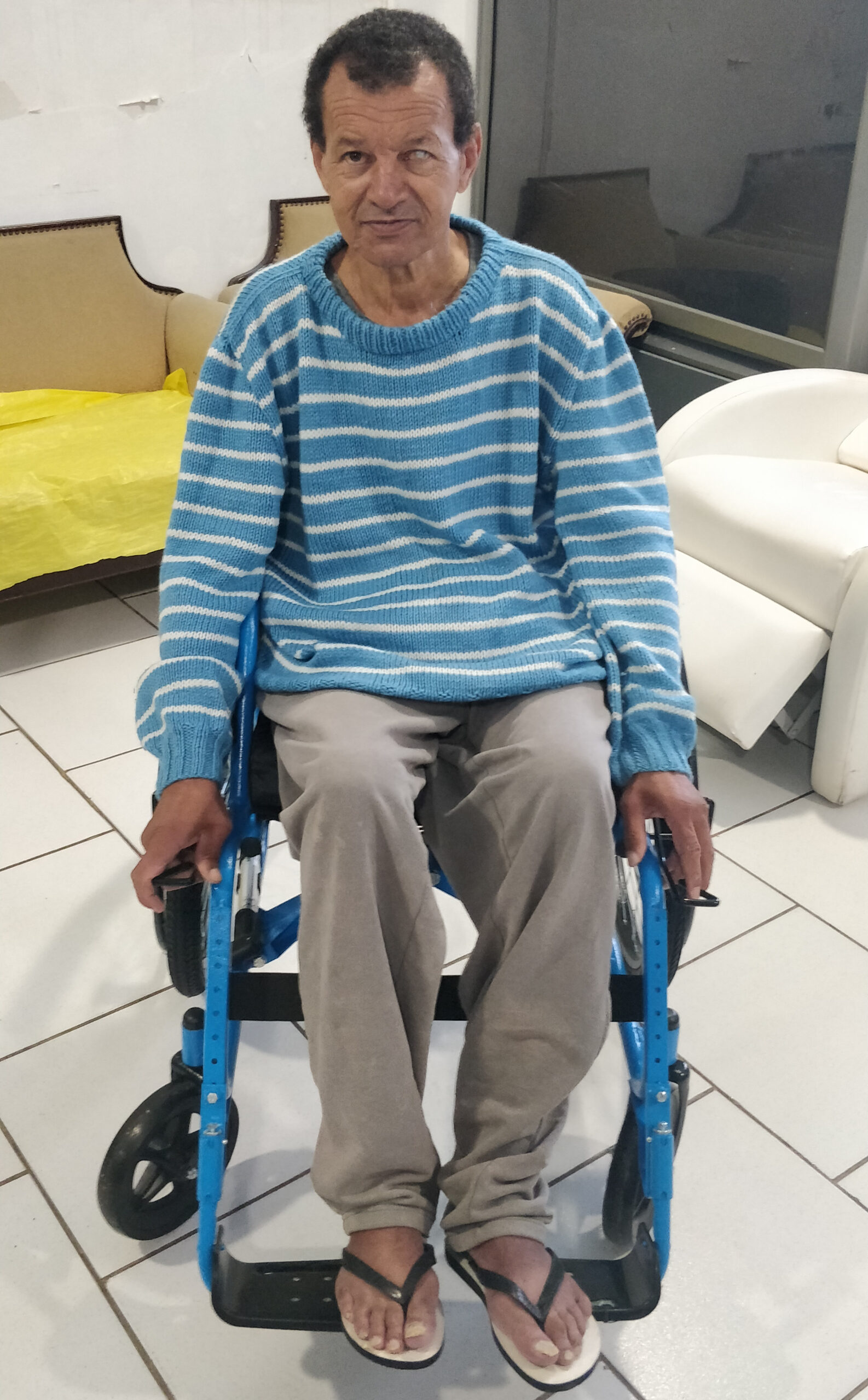 Rotary Club de Jurerê entrega cadeira de rodas para Nelson Floriano ...